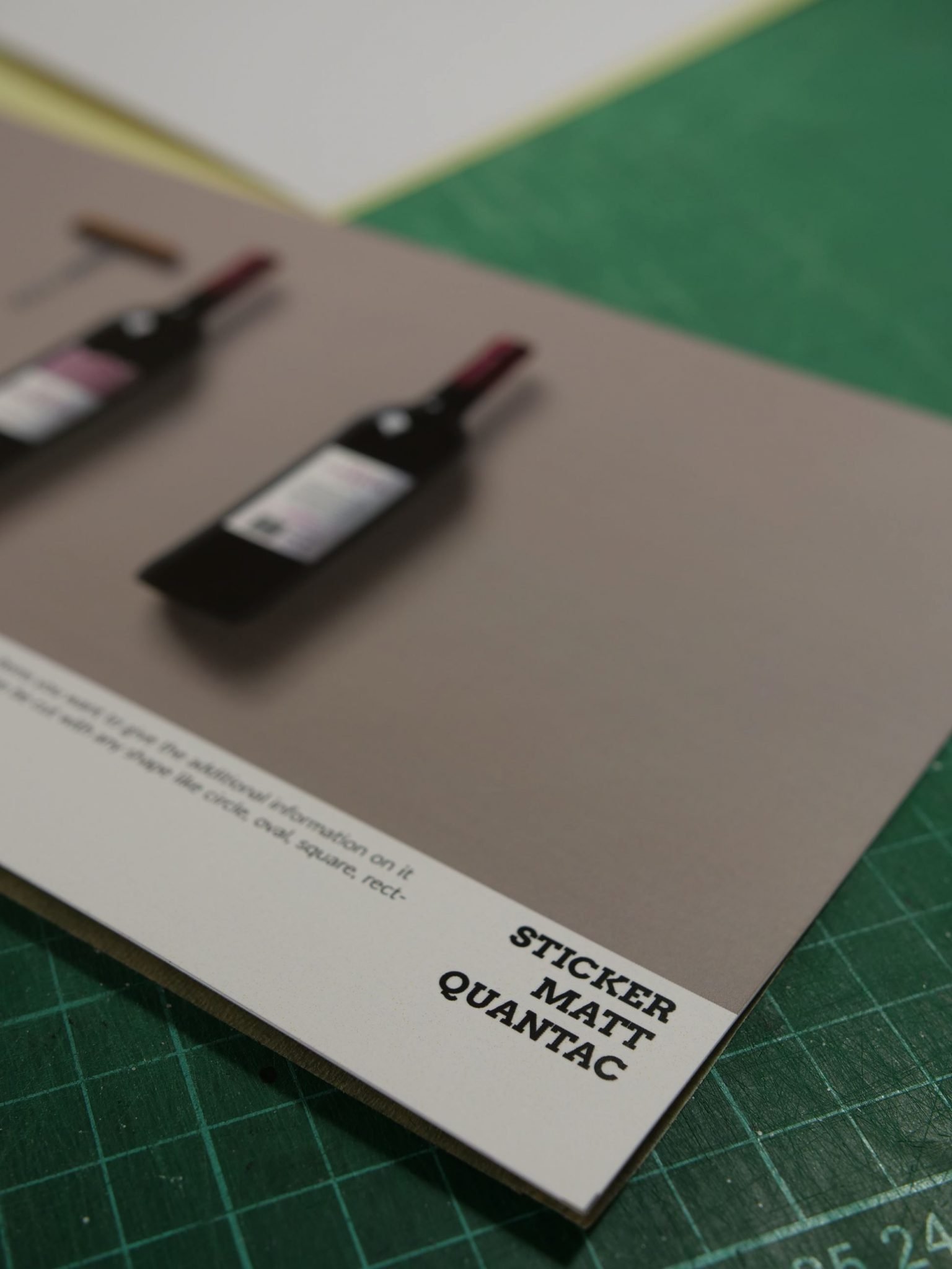 Sticker Vinyl Ritrama /cm2 – Pixelindie Print Shop